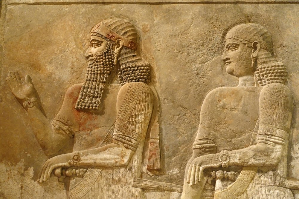 Detalle de Sargón II y su guardia, relieve del palacio del rey Sargón ...