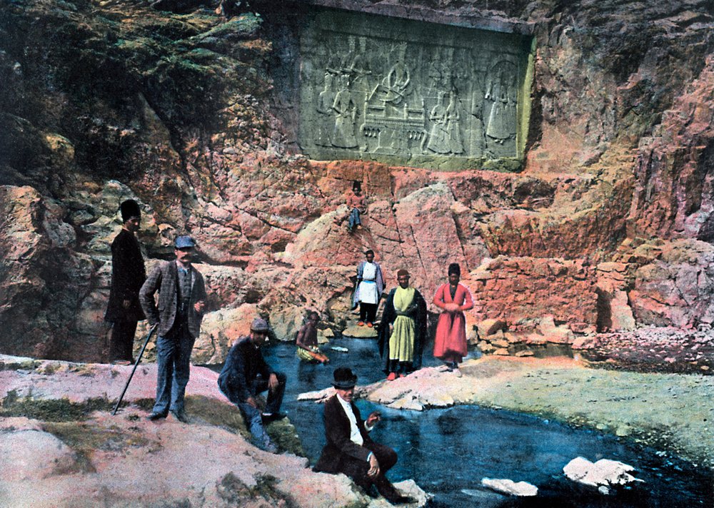 El Shah de Persia y sus hijos, c. 1890 | Gillot