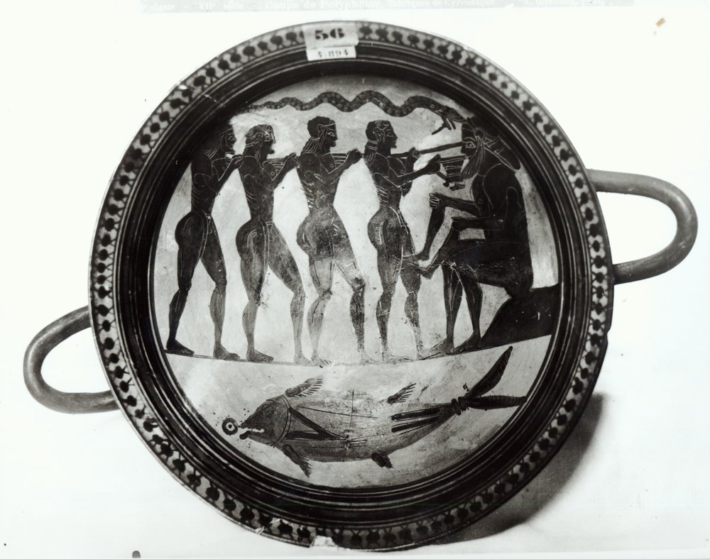 Copa que representa a Ulises y sus Compañeros Cegando a Polifemo