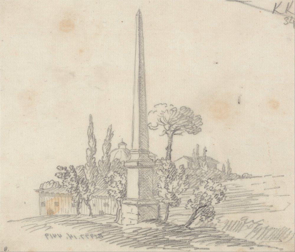 Un obelisco con techos y árboles en la distancia