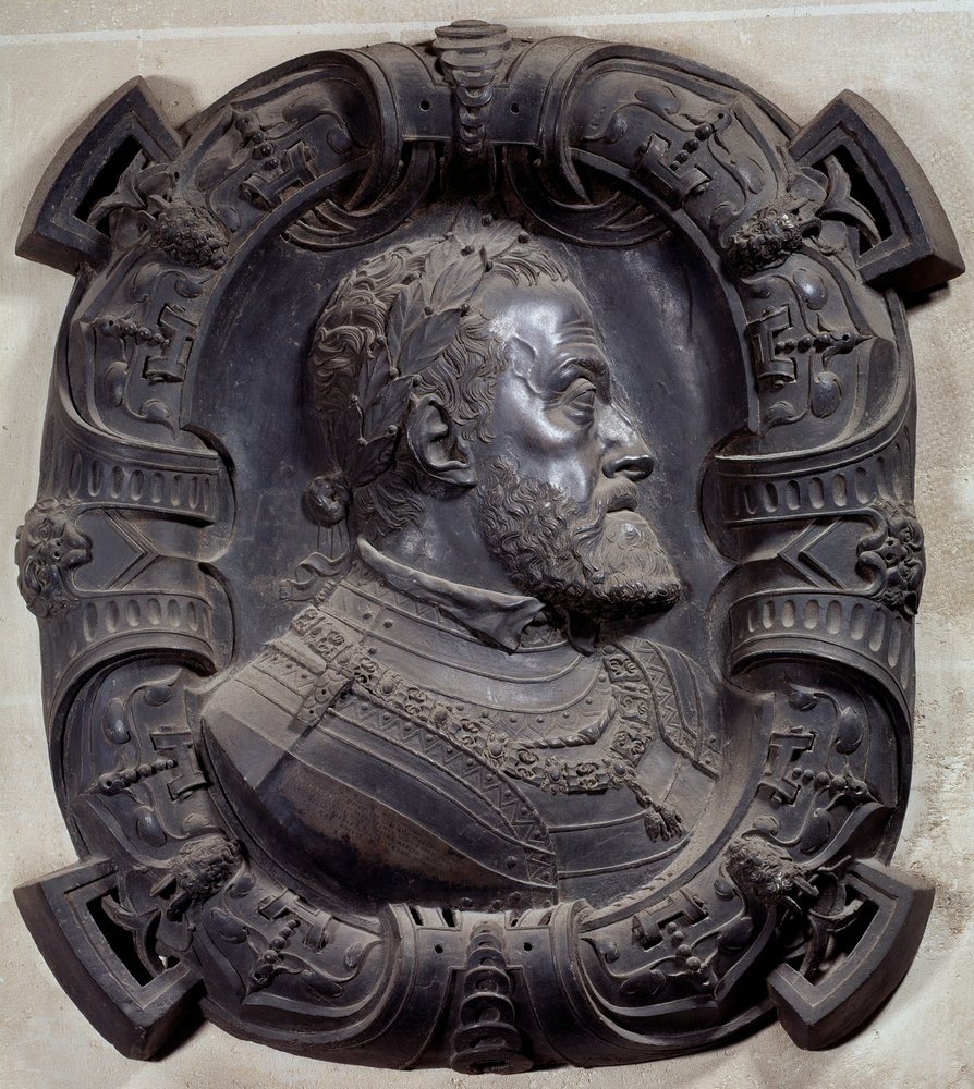 Retrato de perfil del emperador Carlos V (1500-1558). Relieve en bronce esculpido por Leone ...