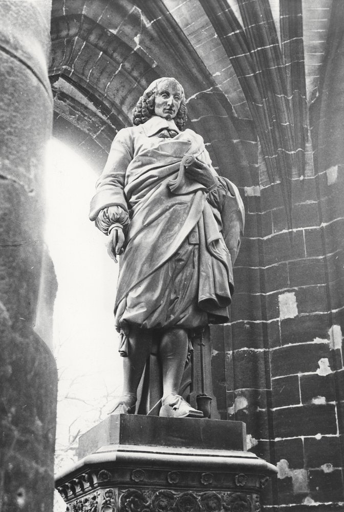 Estatua de Blaise Pascal, París, Francia