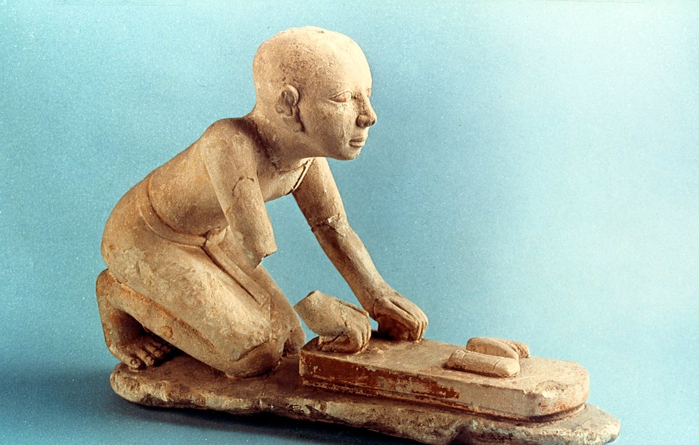 Modelo de un panadero amasando masa y formando panes, Antiguo Egipto