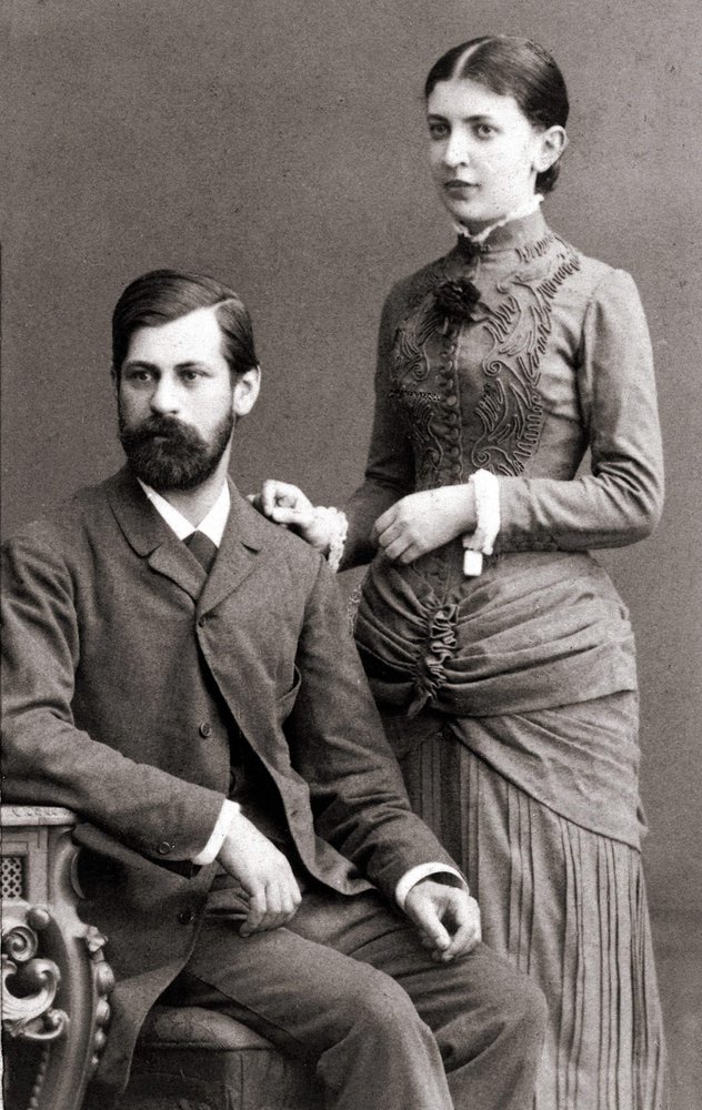 Sigmund Freud y su esposa Martha Bernays en junio de 1885