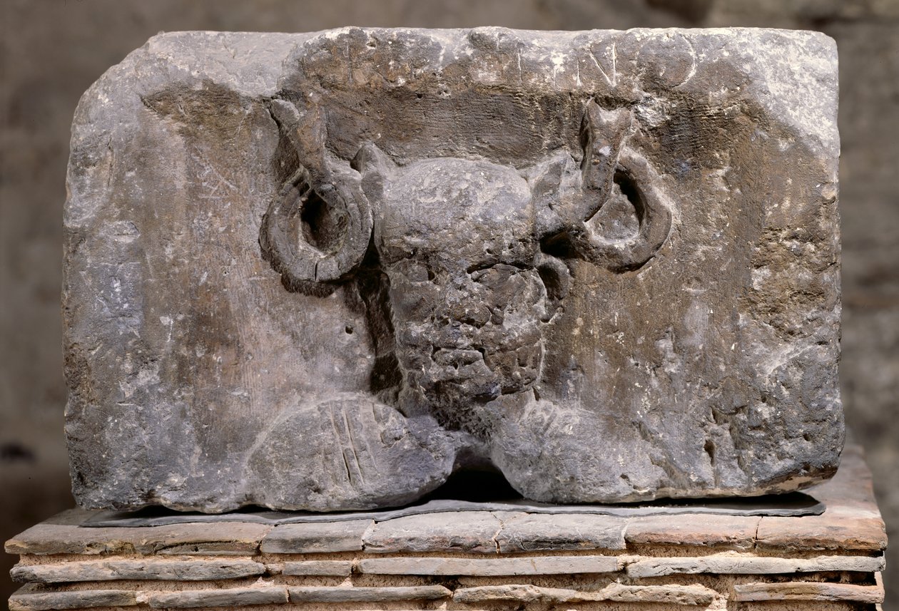 Capitel del Pilar de los Nautes que representa a Cernunnos