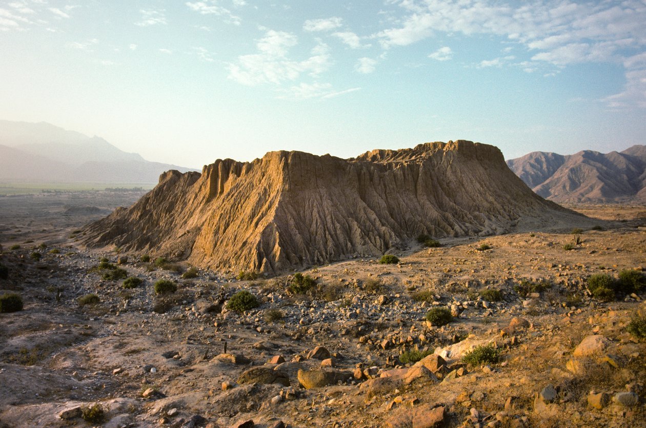Pirámide moche Pampa Grande en el valle de Lambayeque, norte de Perú