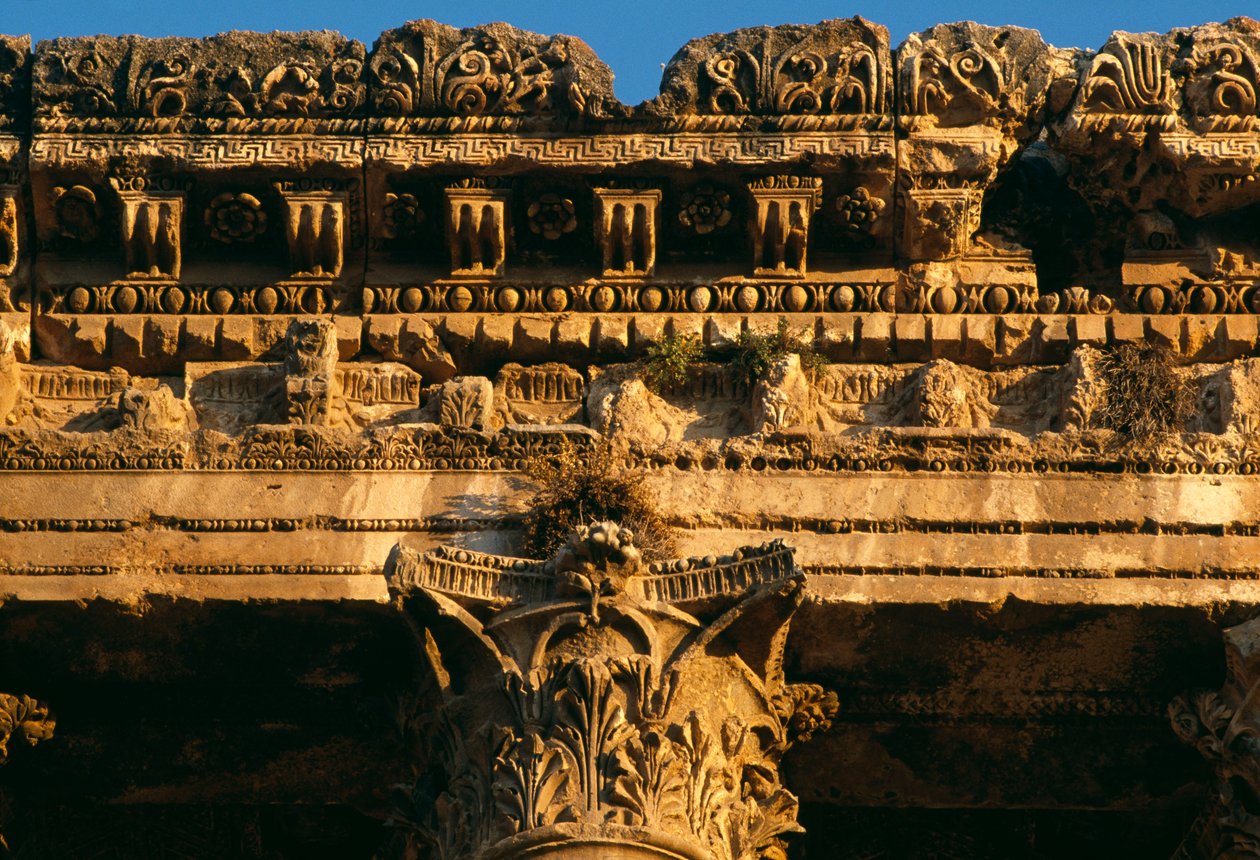 Templo de Baco (detalle del entablamento)