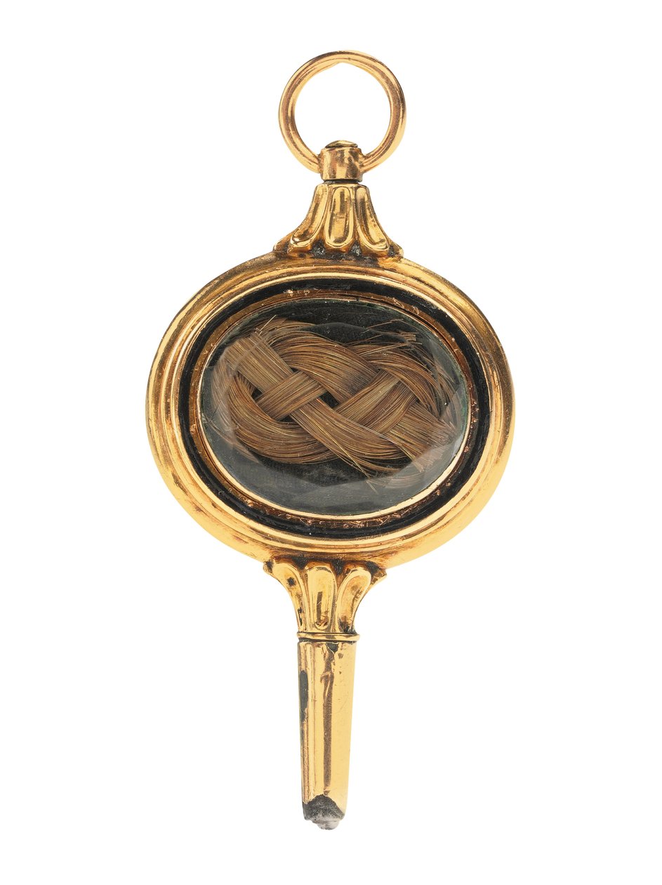 Llave de reloj grabada memento mori, con mechón de cabello de Martha ...