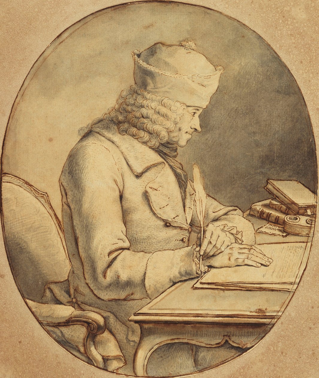Voltaire sentado en un escritorio con gorra, de perfil a la izquierda ...