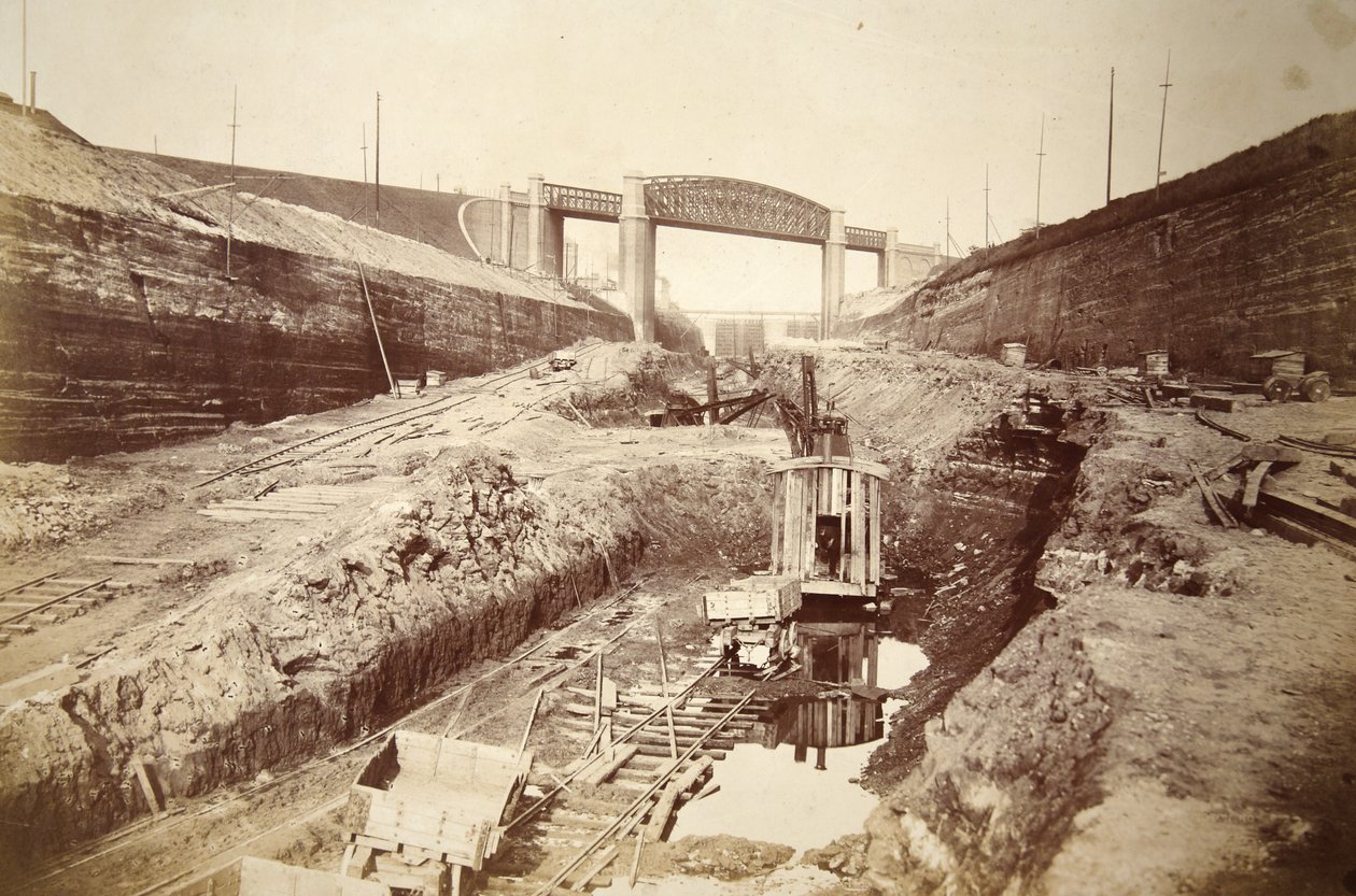 Viaducto de Latchford, mostrando las esclusas a lo lejos